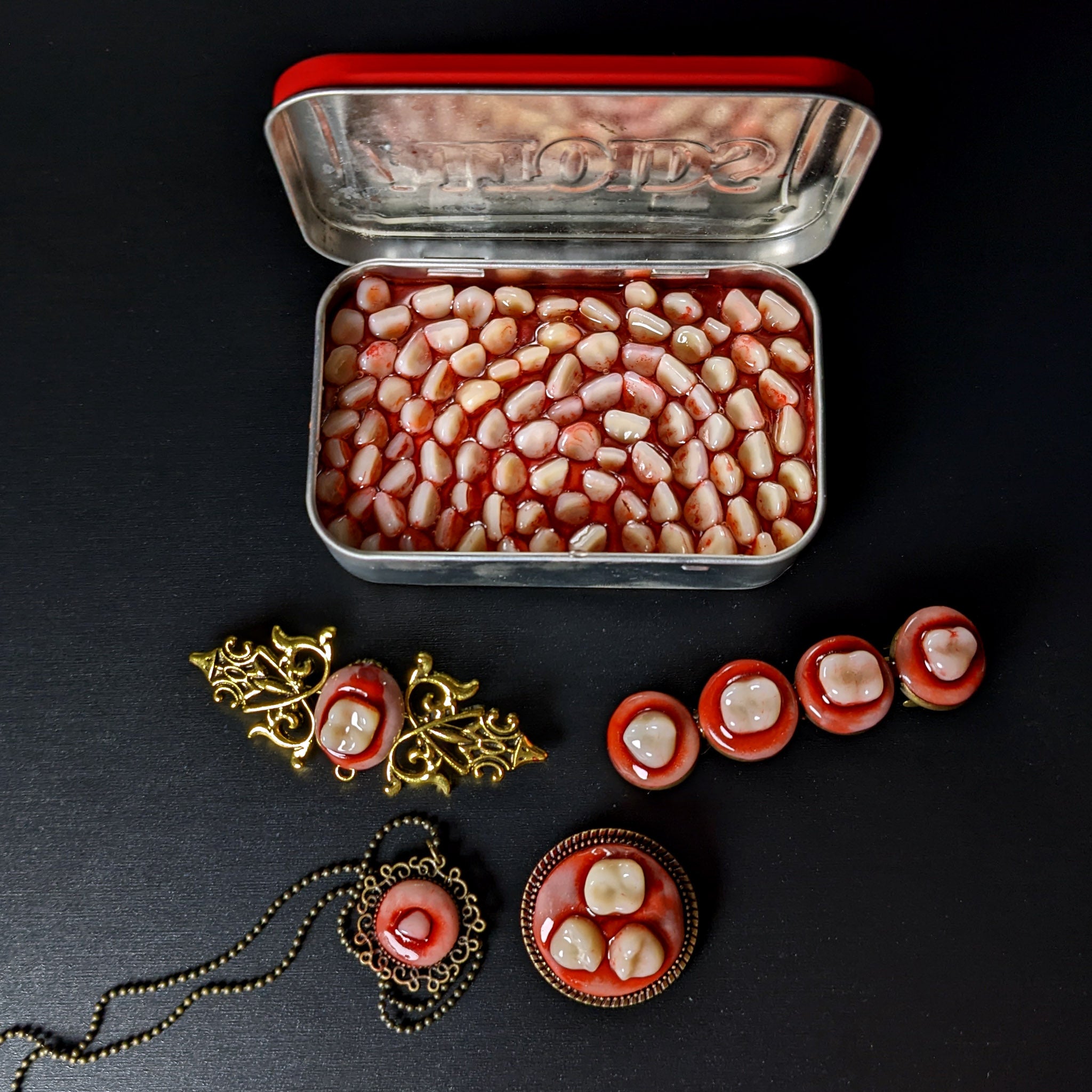 The Collection of Too Many Teeth – Strange Species